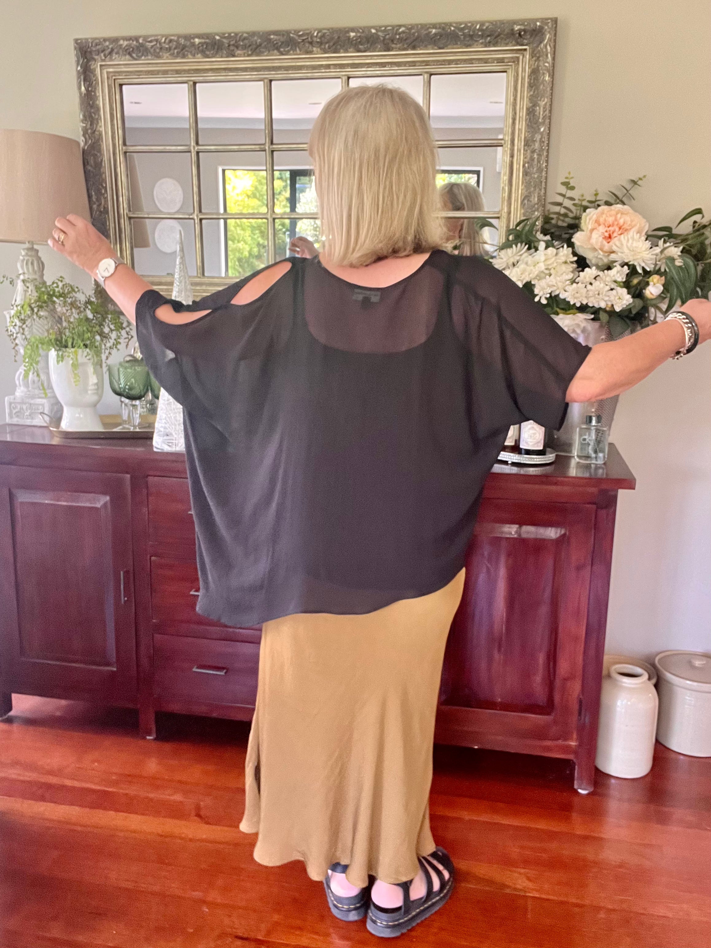 Cassie Short Top OSFA 10 Colour Options – Two Blonde Bobs NZ
